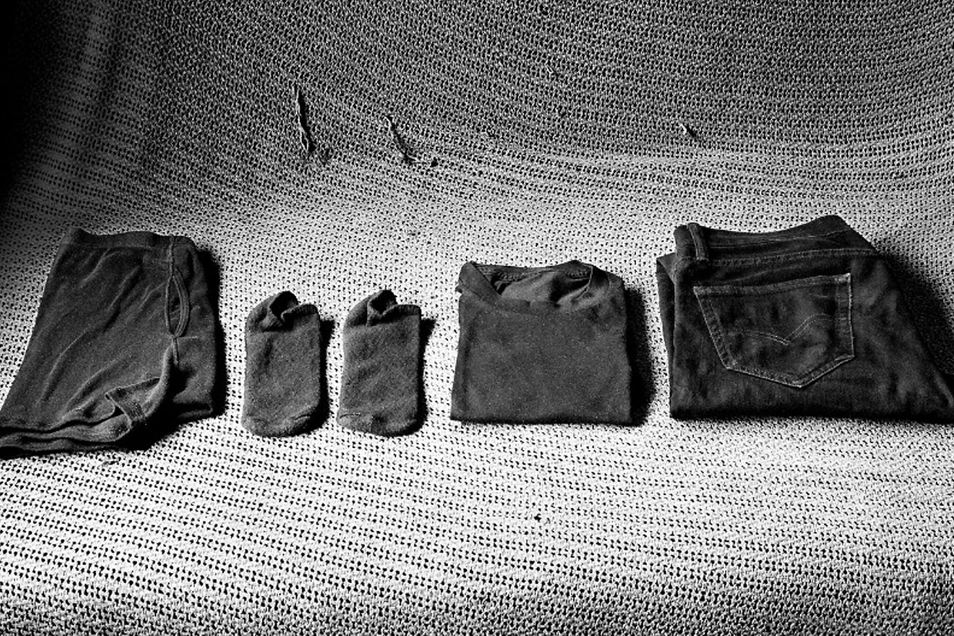 رنگ کردن لباس مشکی و روش های برگرداندن رنگ لباسهای سیاه در خانه | نساجی